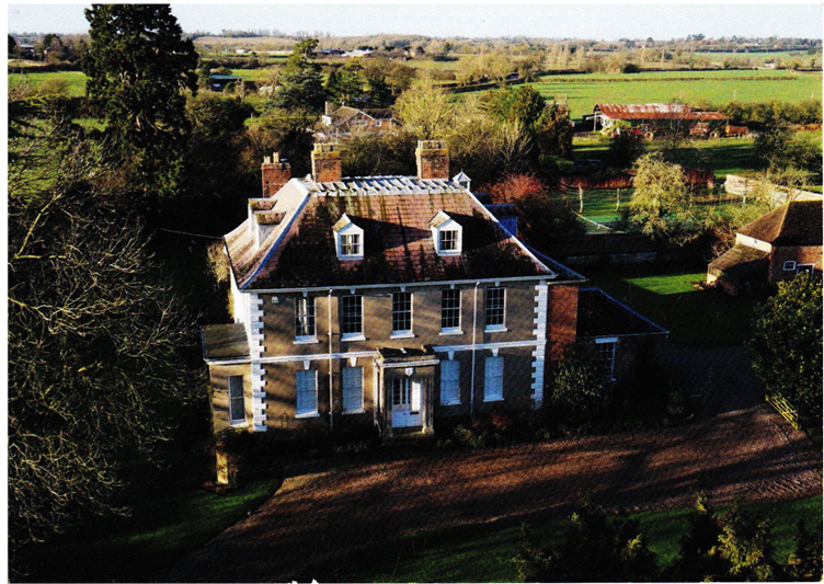 Main House 2CREATIVE LOCATION - House with extensive garden and cellar ...
